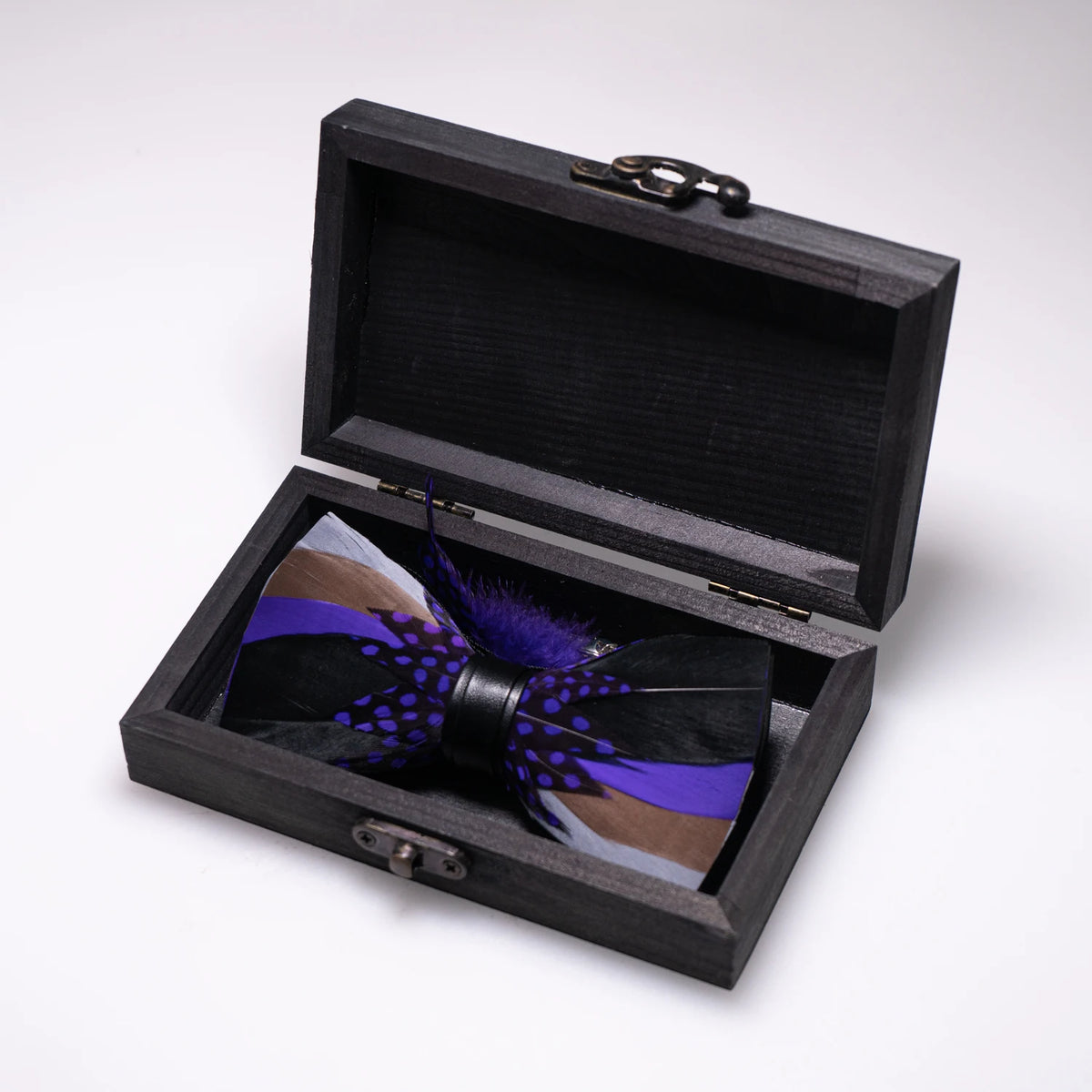 The Prince- Feather Bow Tie – Jack and Miles